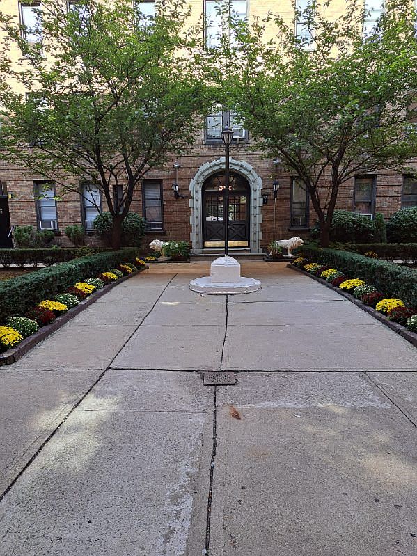 4863 Broadway APT 2R, New York, NY 10034 | Zillow