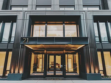 21 N May St Chicago IL | Zillow