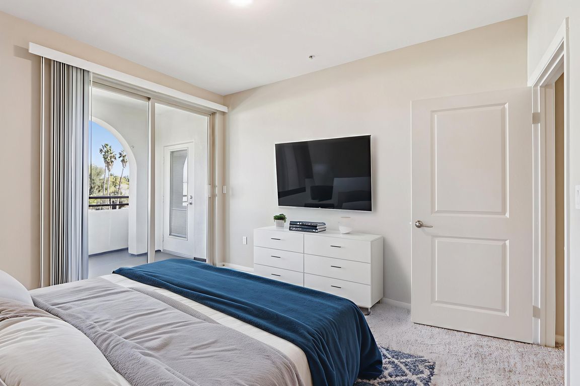 Meridian Place Apartment Homes - 9423 Reseda Blvd Northridge CA (4 ...