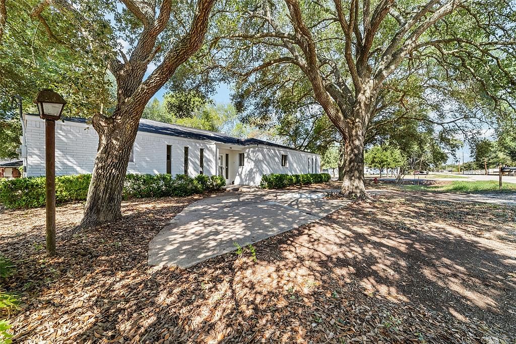 402 S 3rd St, Beasley, TX 77417 | MLS #33147772 | Zillow