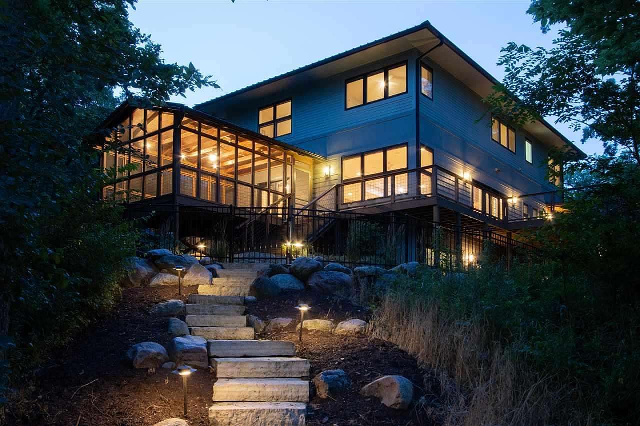 117 Richards St, Iowa City, IA 52246 | Zillow