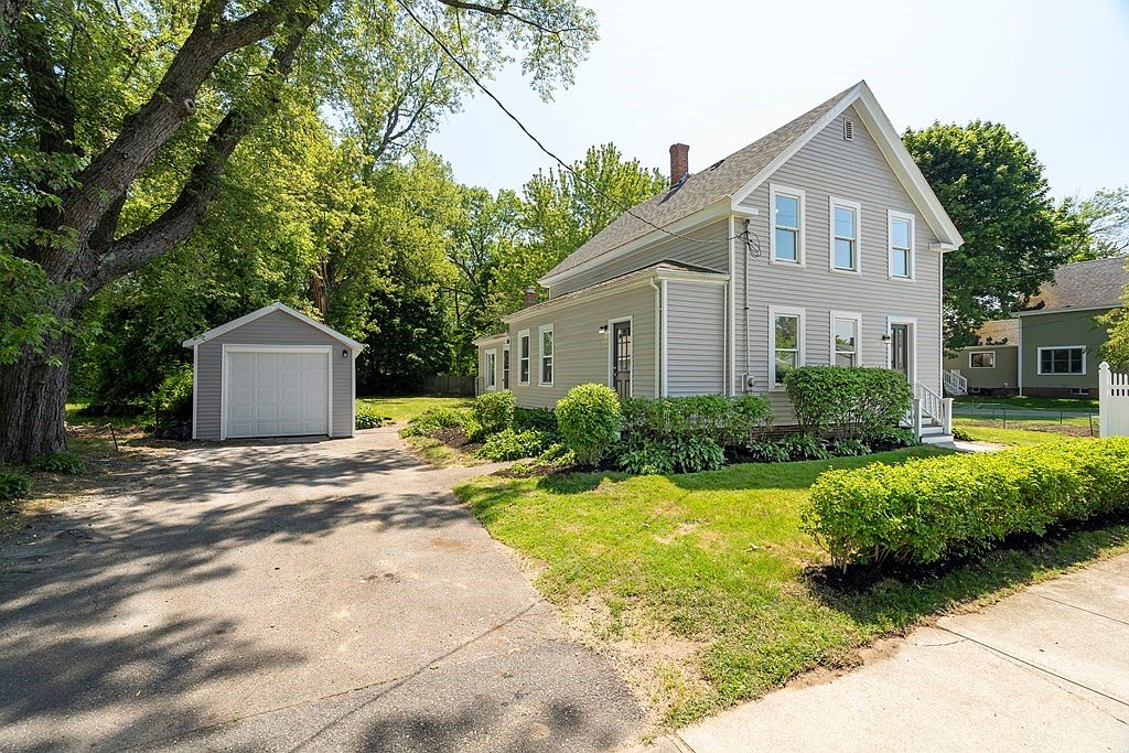 11 Spring St, Salisbury, MA 01952 | MLS #73119633 | Zillow