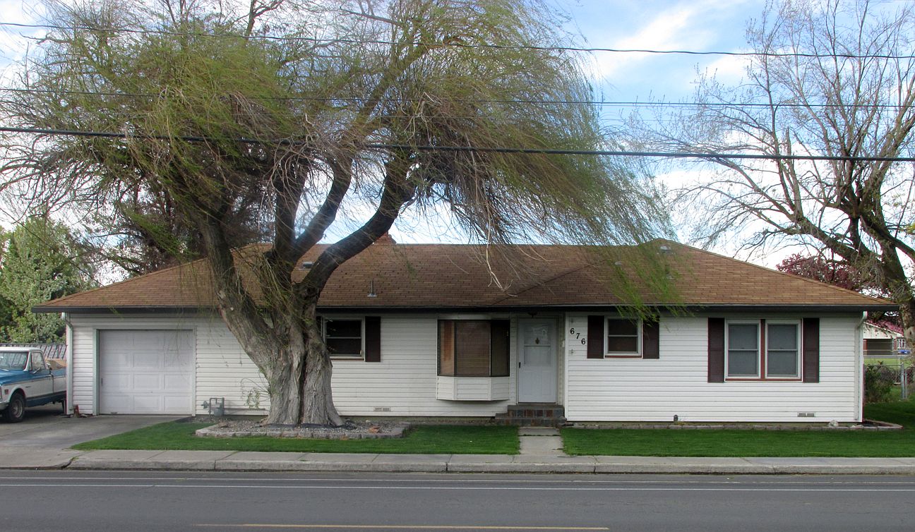 676 W Highland Ave, Hermiston, OR 97838 | Zillow