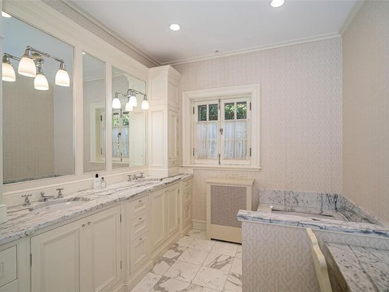 22 Portland Pl, Saint Louis, MO 63108 | Zillow