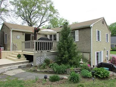 18 Congress St Ipswich MA | Zillow