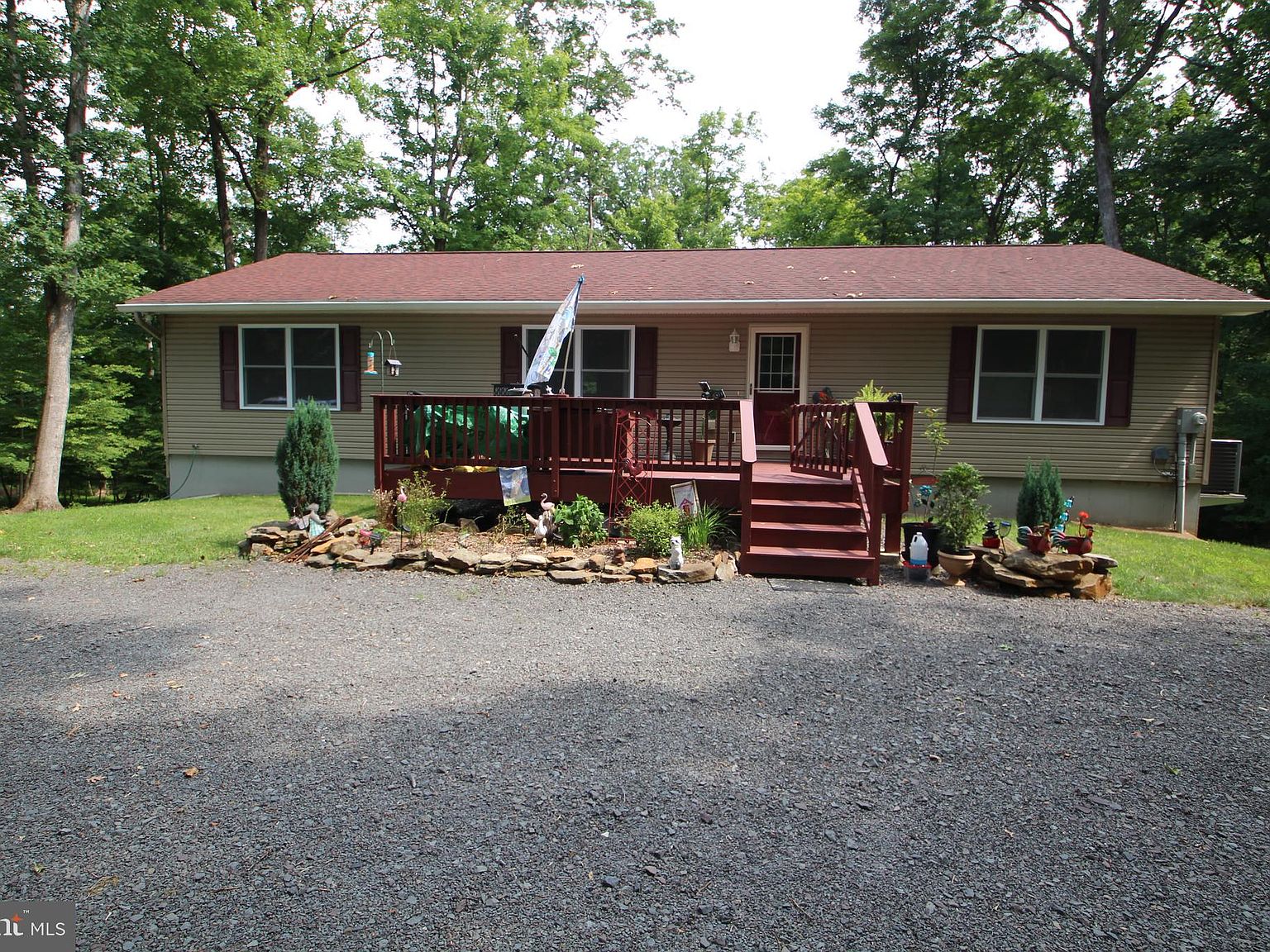 42 Lake Warren Rd, Upper Black Eddy, PA 18972 | Zillow