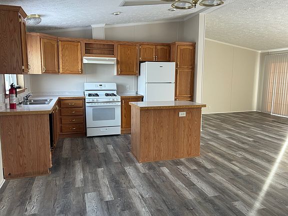 11051 Maple Run Blvd #98, Clio, MI 48420 | Zillow