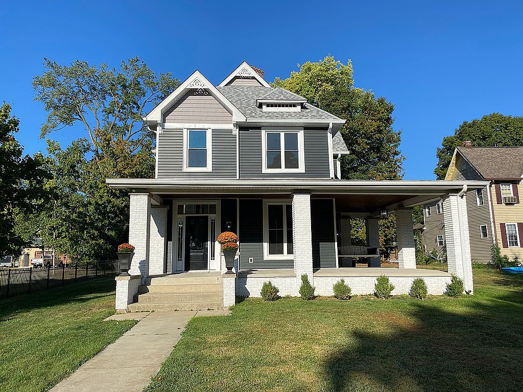 502 S Walnut St Edinburgh In 46124 Zillow