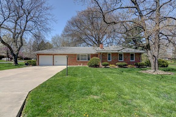 69 Benton Dr, Decatur, IL 62526 | Zillow