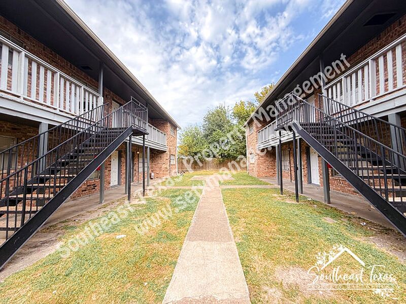 655 Adams St APT 8, Beaumont, TX 77705 | Zillow