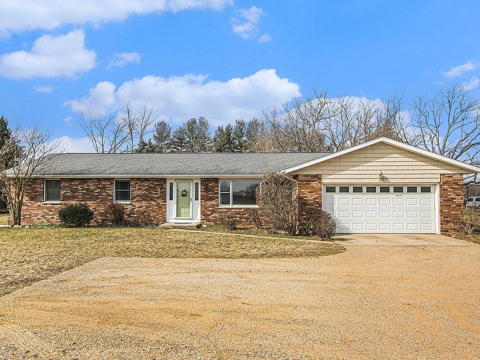 52700 Us Highway 131, Three Rivers, MI 49093 | Zillow