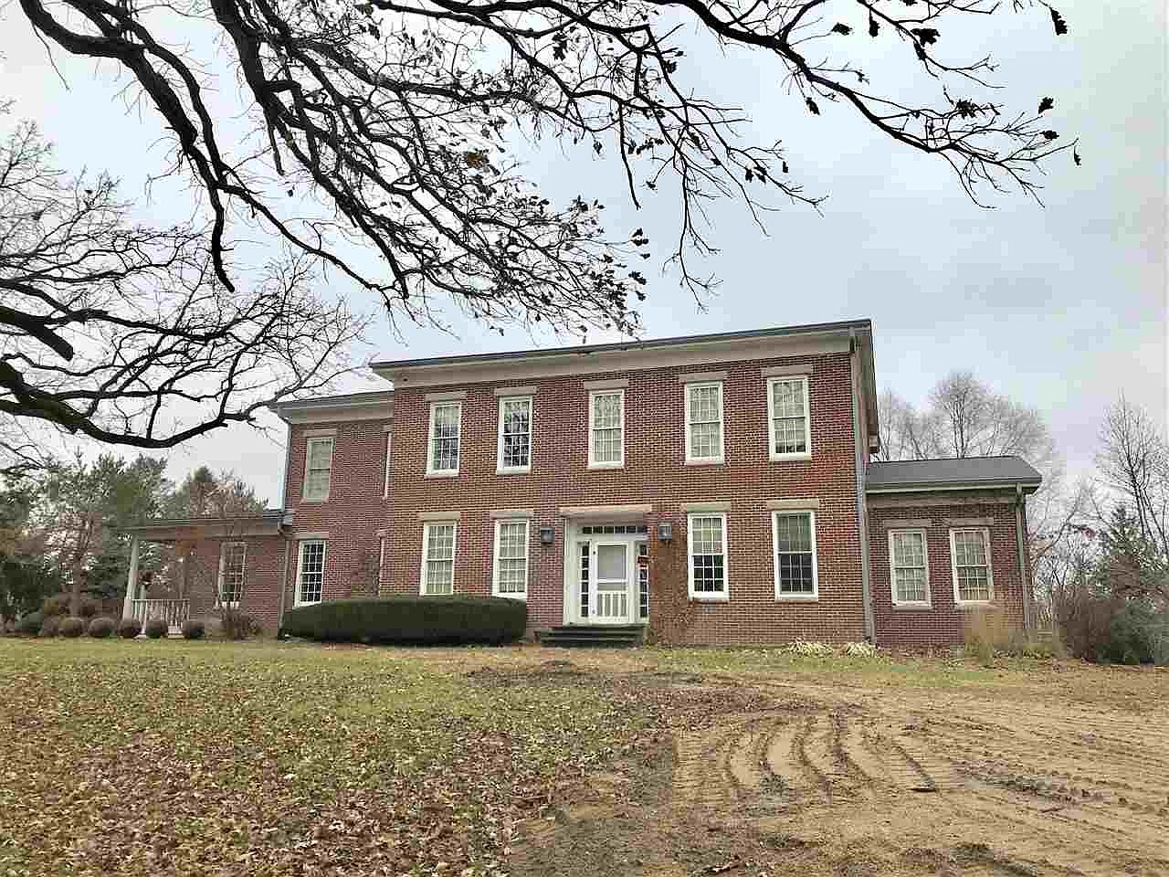 747 Gleasman Rd, Roscoe, IL 61073 | Zillow