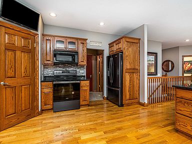 1640 275th St, Manchester, IA 52057 | Zillow