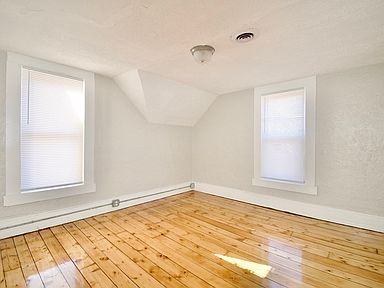 3 Beacon St, Springfield, MA 01109 | Zillow