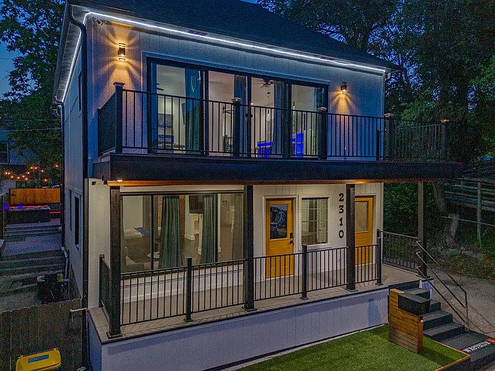 2310 Monitor Pl Kansas City MO | Zillow