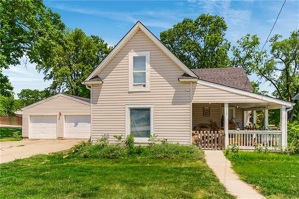 229 N Nettleton Ave, Bonner Springs, KS 66012 | Zillow