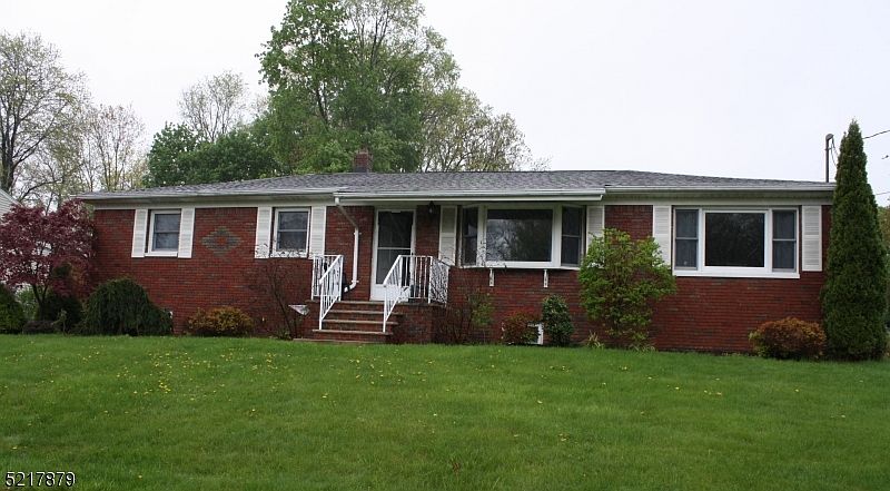 5 Highland Rd, Oak Ridge, NJ 07438 | Zillow