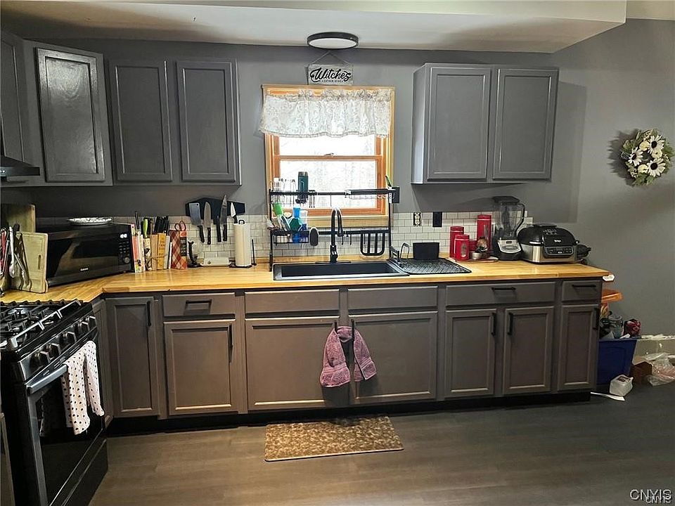 271 Ridge Rd, Oswego, NY 13126 | Zillow