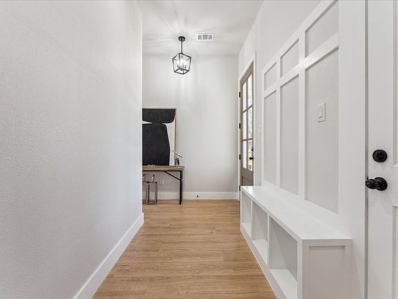 506 Royal St, Cleburne, TX 76031 | MLS #20850577 | Zillow