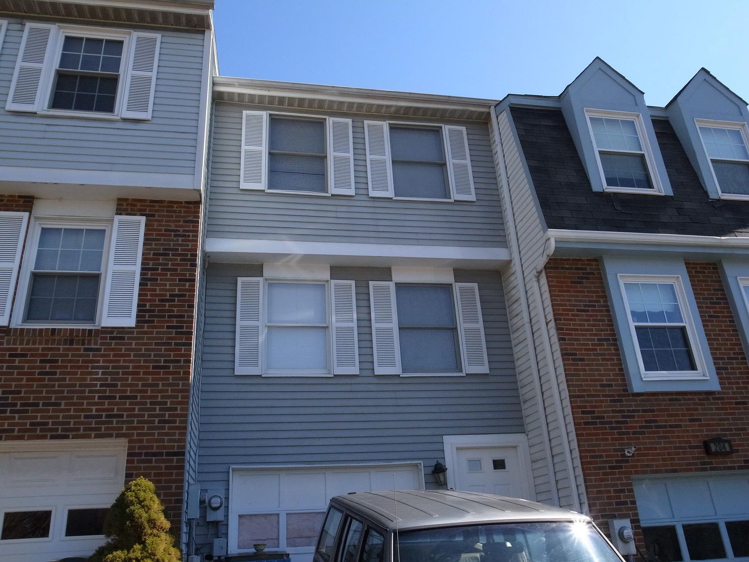 202 Rampart Blvd, New Kensington, PA 15068 | Zillow