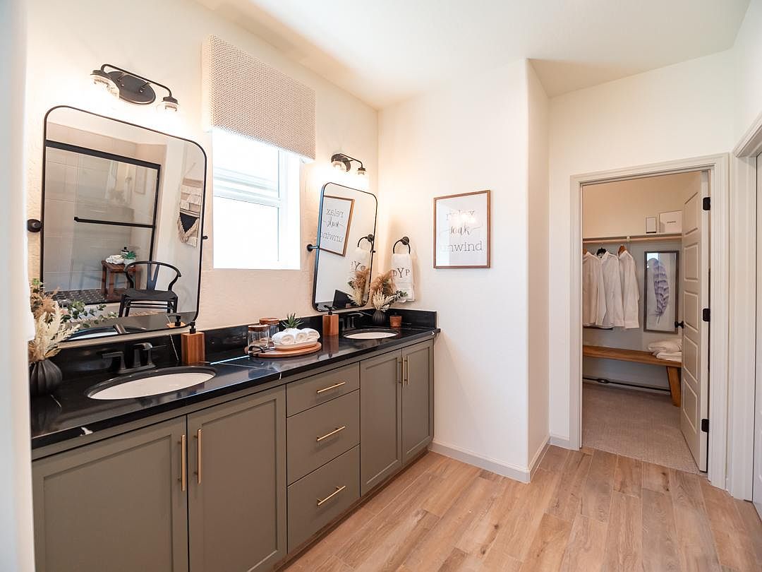 6371 E Adena Ave, Fresno, CA 93727 | Zillow