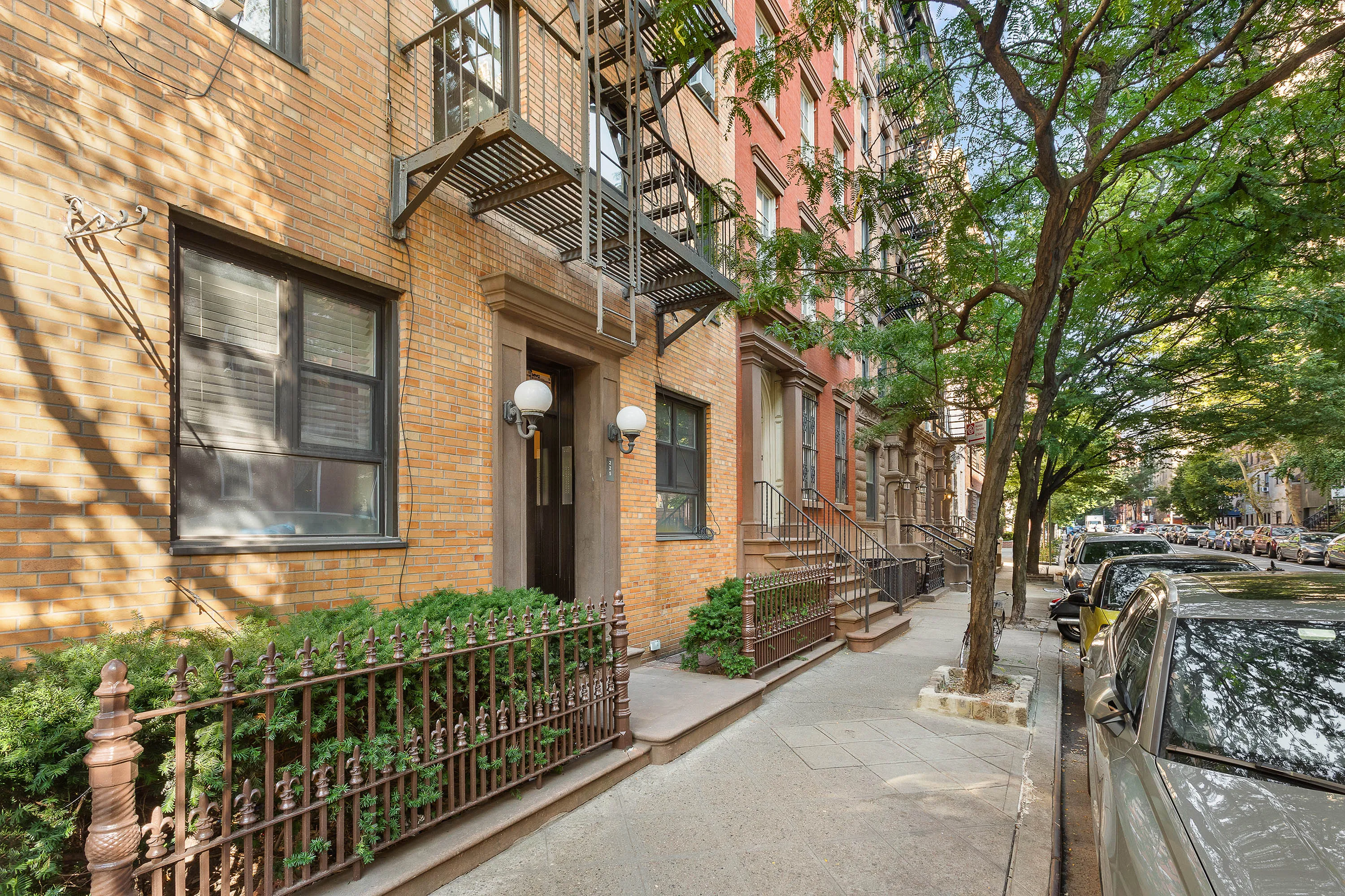 225 West 15th Street in Chelsea : Sales, Rentals, Floorplans | StreetEasy