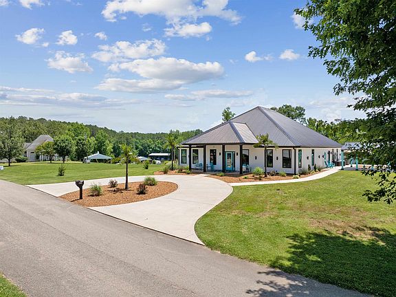 318 Yarbro Harbor Dr, Decaturville, TN 38329 | MLS #242783 | Zillow