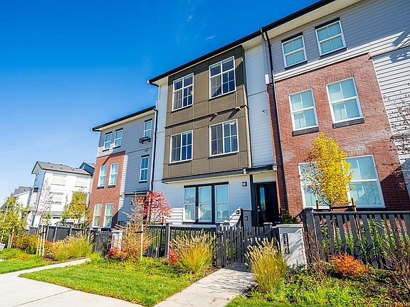 20246 81st Ave #6, Langley, BC V2Y 3T3 | MLS #R2850047 | Zillow