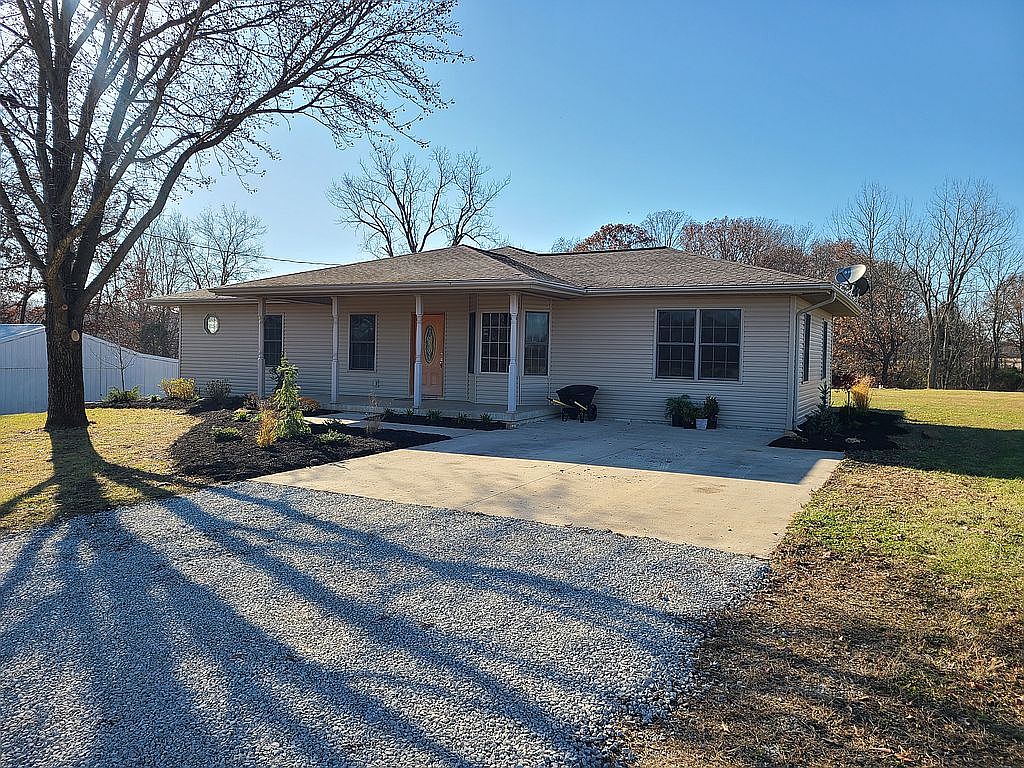 1911 N Stringtown Rd, Olney, IL 62450 | Zillow