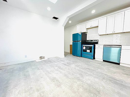 2832 W 15th St #2A, Brooklyn, NY 11224 | Zillow