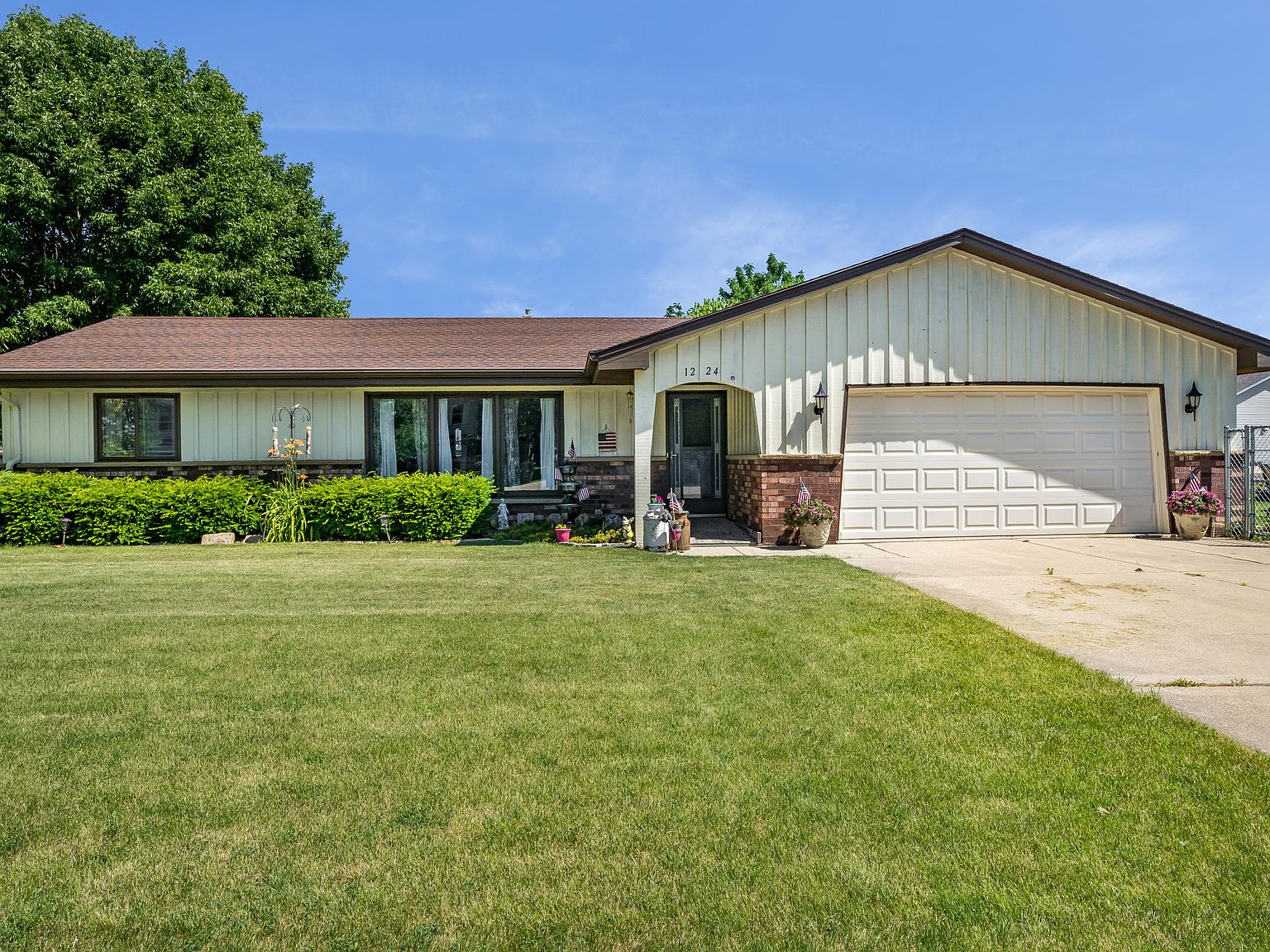 1224 Ellis Ave, Racine, WI 53402 | Zillow
