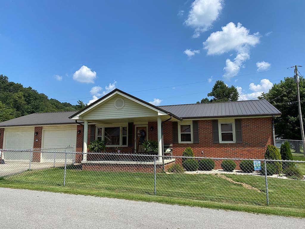 104 Castle Dr, Thelma, KY 41260 | Zillow