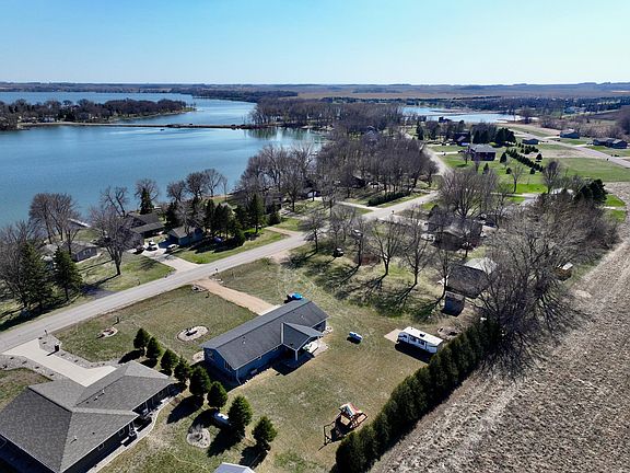 47 Lakeview Dr, Slayton, MN 56172 | Zillow