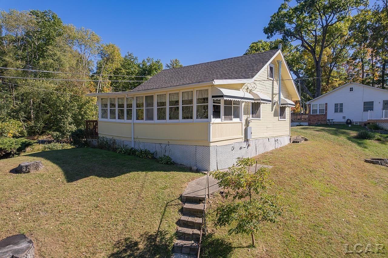 1877 Shady Ln, Brooklyn, MI 49230 | Zillow