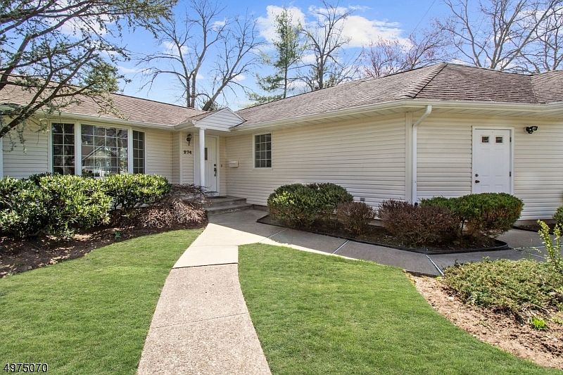274 Addison Pl, Paramus, NJ 07652 | Zillow