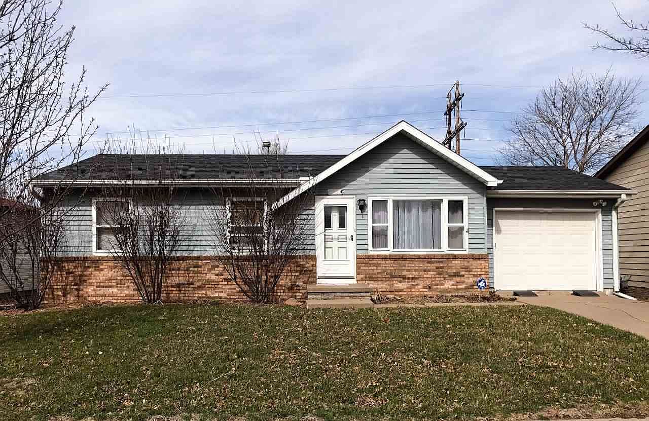 1802 W 59th St, Davenport, IA 52806 | Zillow