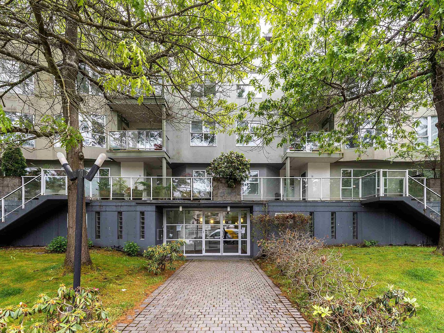 8660 Jones Rd #202, Richmond, BC V6Y 1L8 | MLS #R2893920 | Zillow