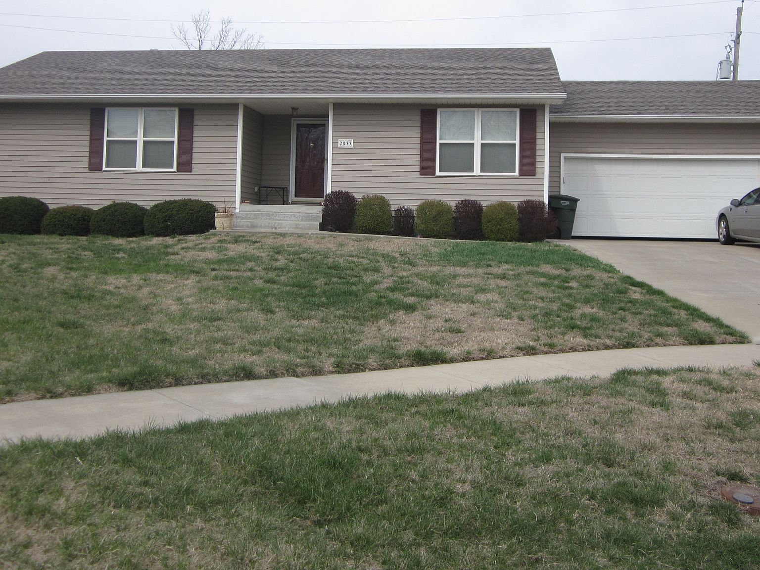 2833 SE Greenfield Ct, Topeka, KS 66605 | Zillow