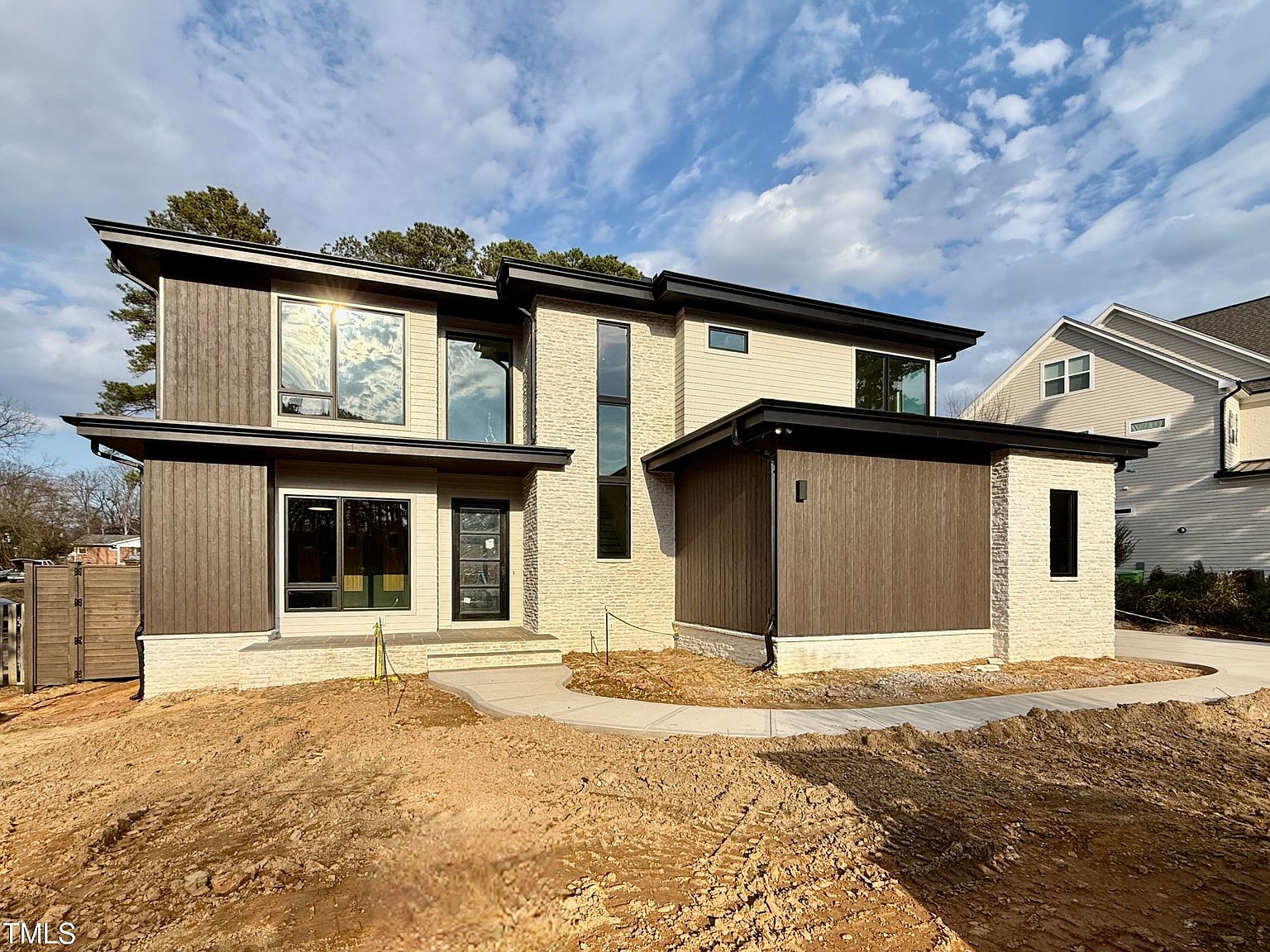 662 Manchester Dr, Raleigh, NC 27609 | MLS #10059906 | Zillow