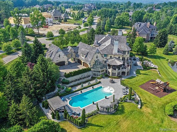 5537 Orchard Ridge Dr, Rochester, MI 48306 | MLS #20240000646 | Zillow