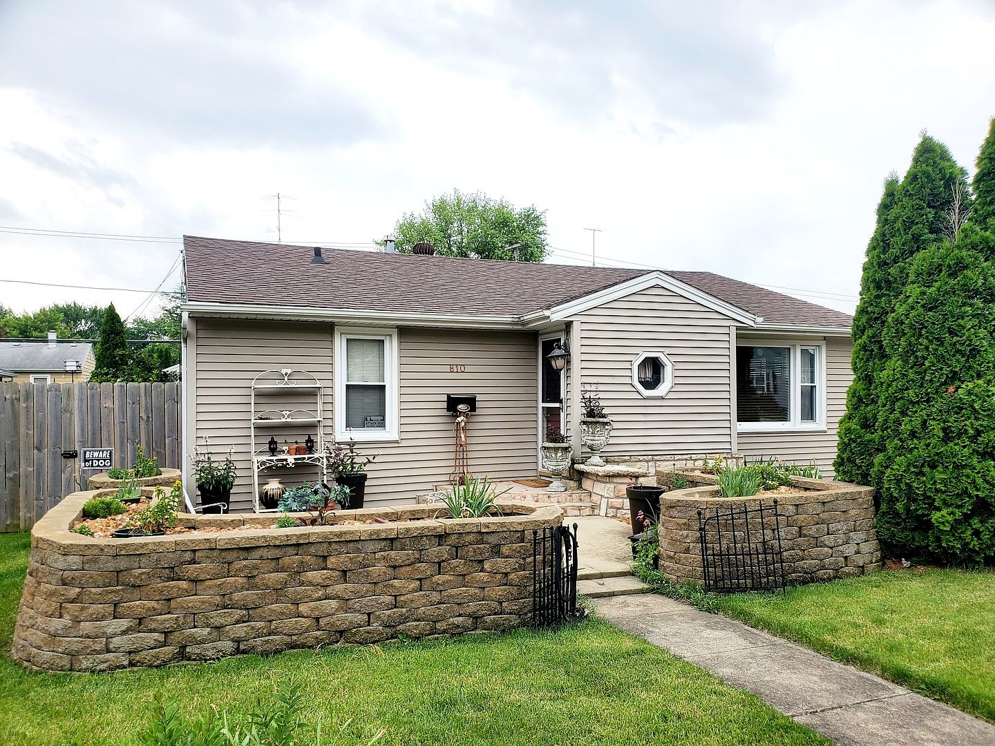 810 W South St, Bradley, IL 60915 | Zillow