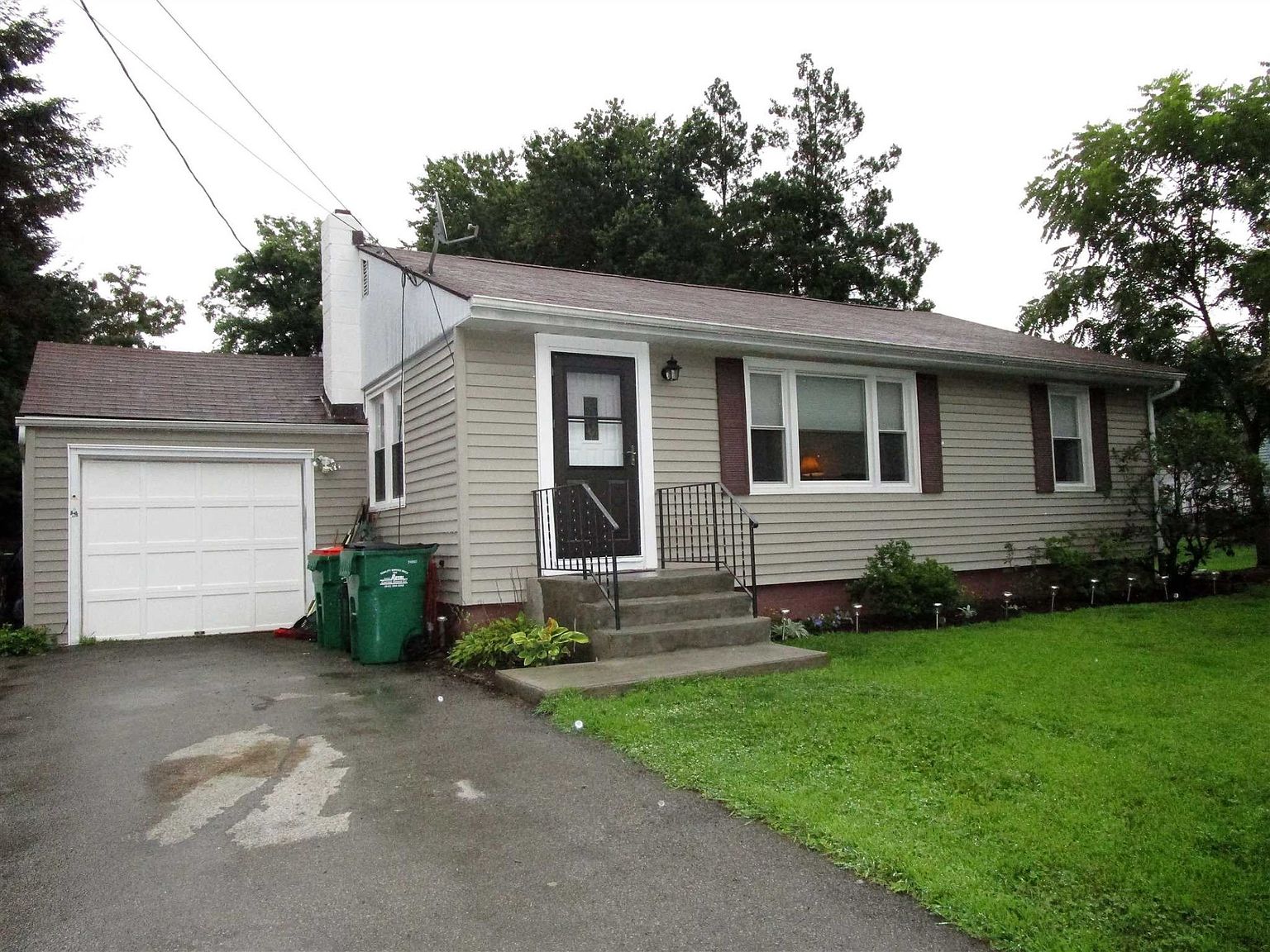 6 Kinry Rd, Poughkeepsie, NY 12603 | Zillow