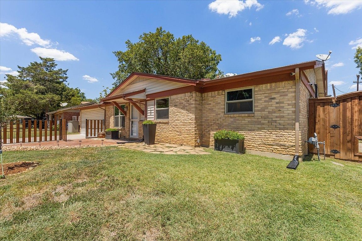 132 NW Wanda Way, Burleson, TX 76028 | MLS #20401697 | Zillow