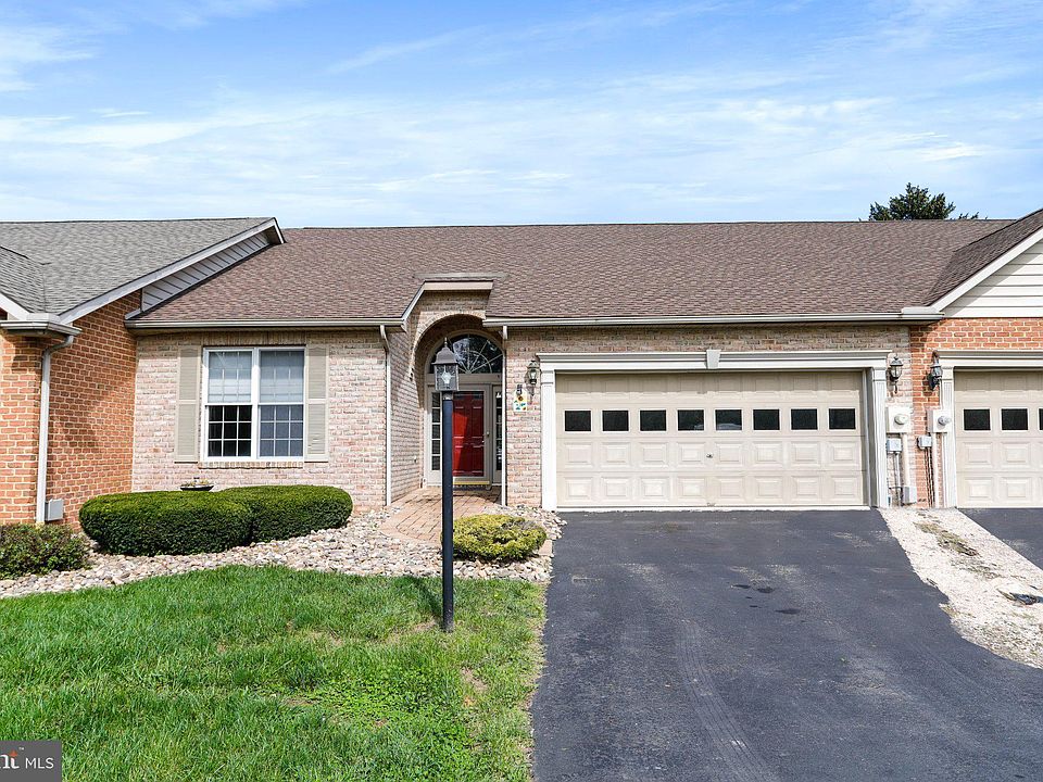 21 Bryn Mawr Ct, Falling Waters, WV 25419 | MLS #WVBE2023044 | Zillow