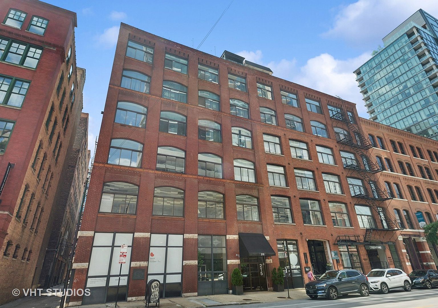 215 W Illinois St #2B-2C, Chicago, IL 60654 | Zillow