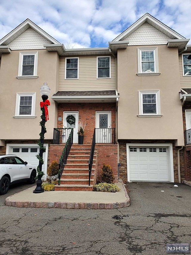 21 Michael Ln, Wallington, NJ 07057 | Zillow