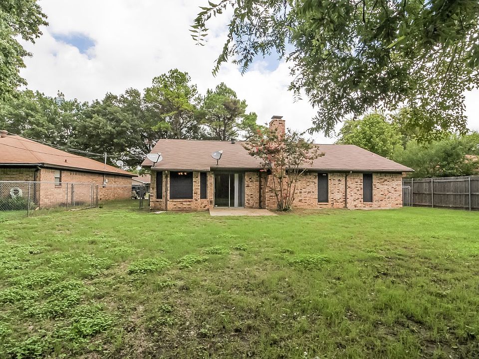 747 NW James Cir, Burleson, TX 76028 | Zillow