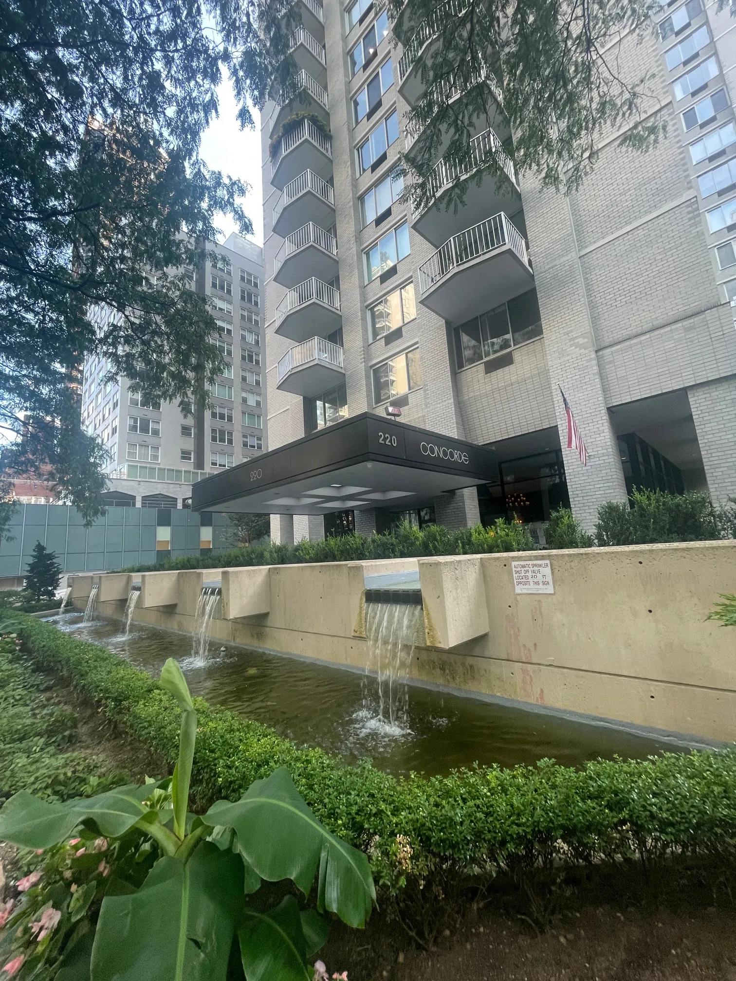 The Concorde at 220 East 65th Street in Lenox Hill : Sales, Rentals ...