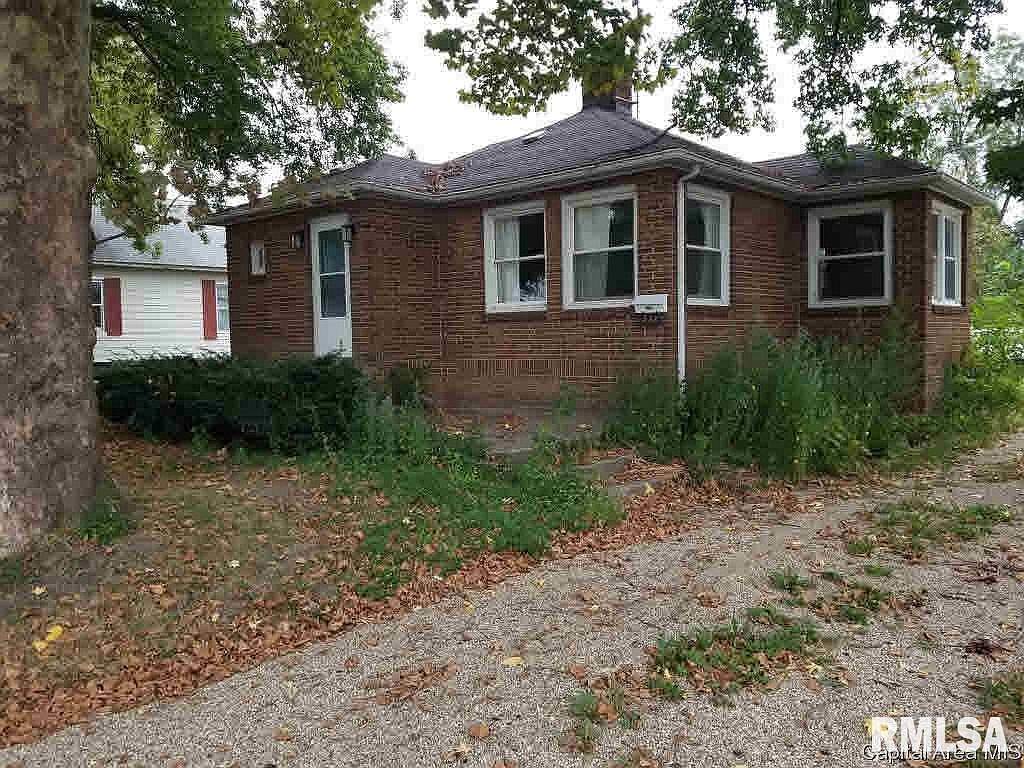 224 S Springfield St, Virden, IL 62690 | Zillow