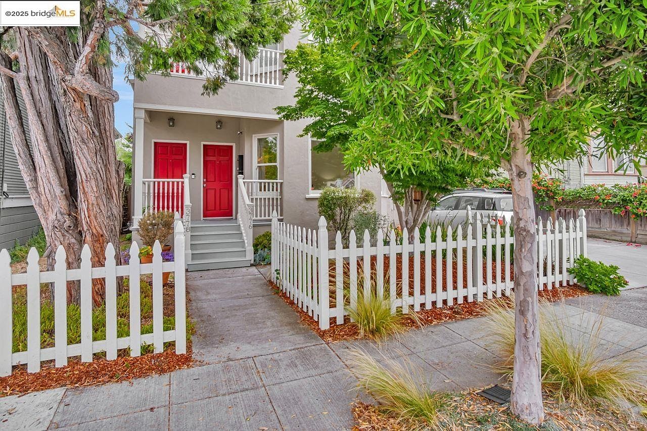 3776 Ruby St, Oakland, CA 94609 | Zillow